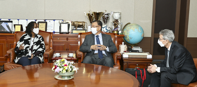 주한 르완다 대사, 영남대와 ‘새마을운동 현지화’ 협의 - 대구일보