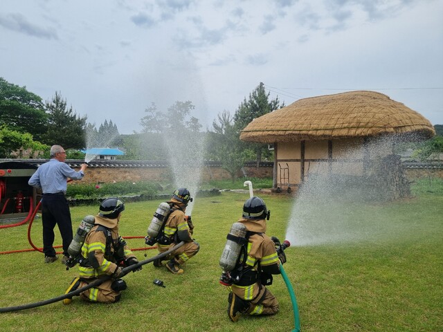 영덕소방서, 산림 인접 목조문화재 난고종택서 합동소방훈련 - 대구일보