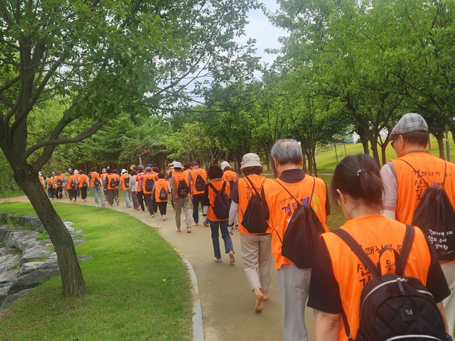 경산시 보건소, 시민건강 위한 맨발걷기 교육 - 대구일보